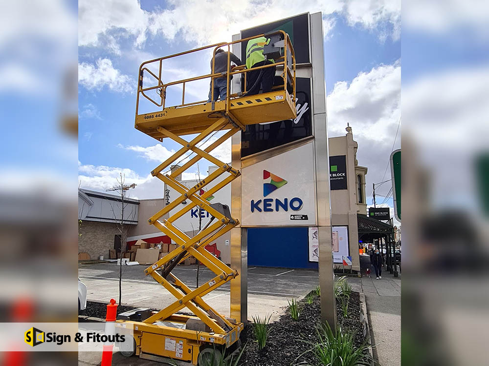 Pylon sign installation - Sign And Fitouts