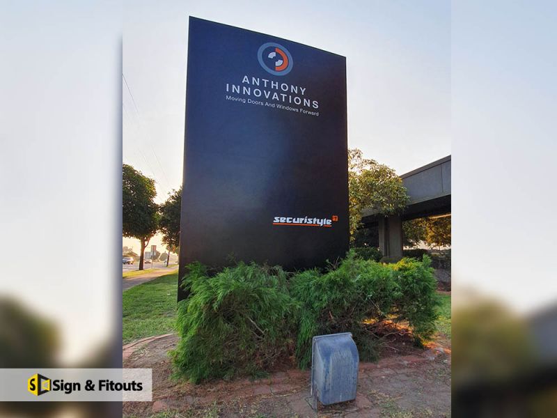 Sign And Fitouts - Pylon & Billboards